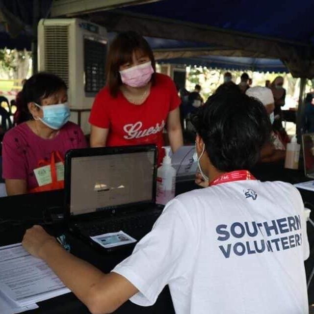 SOUTHERN VOLUNTEERS HELPING IN VACCINATION CENTRES IN JOHOR - HRH The ...